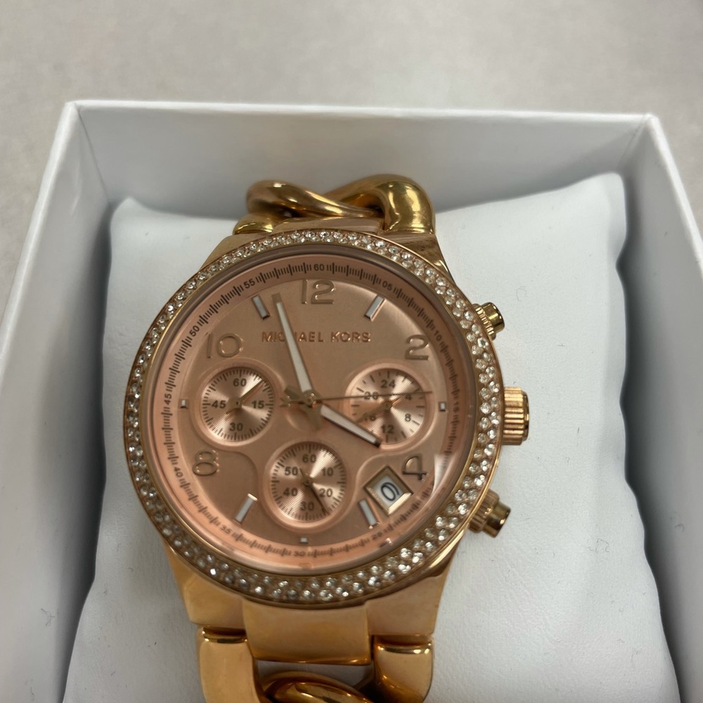 Michael Kors Rose Gold Toned Watch - Gem